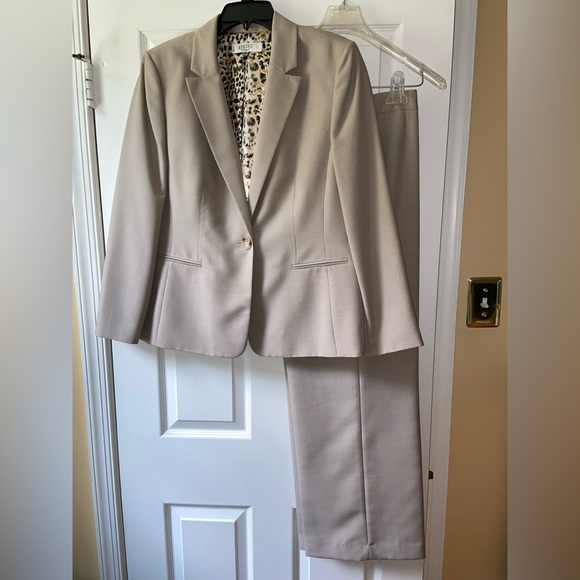 Kasper | Pants & Jumpsuits | Kasper Pant Suit Beige Pants P6 Jacket P14 ...